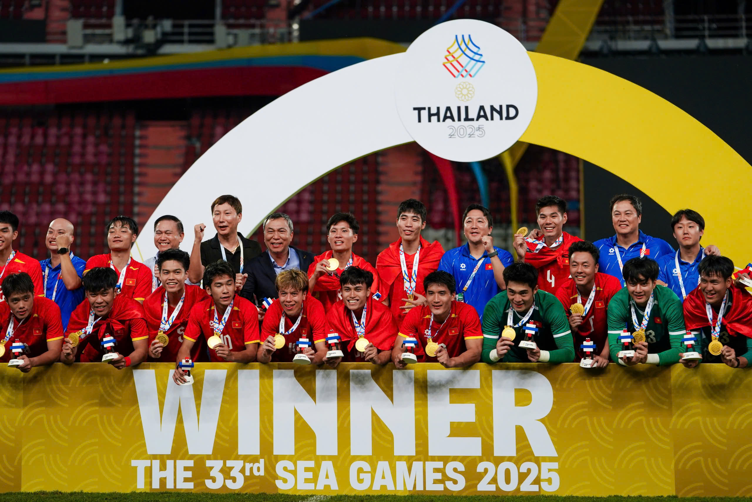Why wasn't coach Kim Sang Sik awarded the SEA Games 33 gold medal, and ...