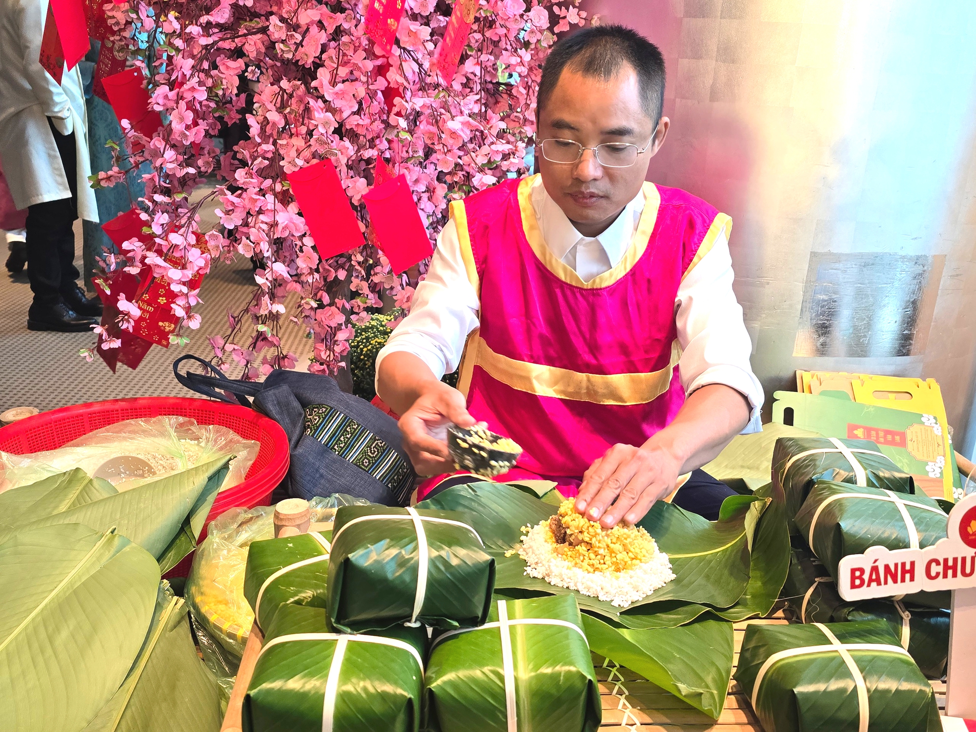 Ms. Trieu Thi Choi was posthumously awarded the title of National ...