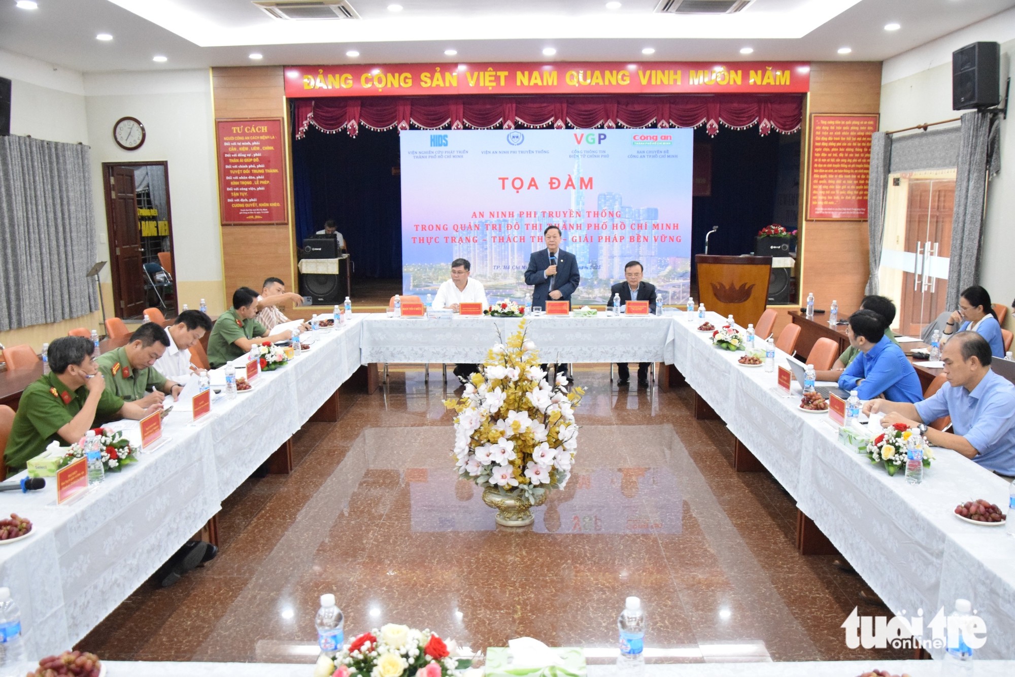 „Wir können die Menschen nicht jedes Mal umsiedeln, wenn es ...