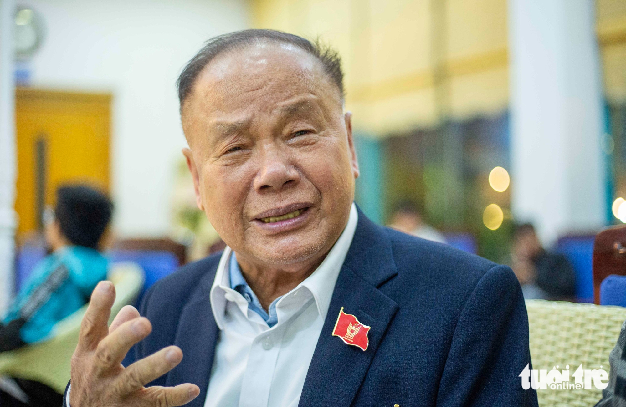 Mr. Le, who invented machinery for farmers, was awarded the title of ...