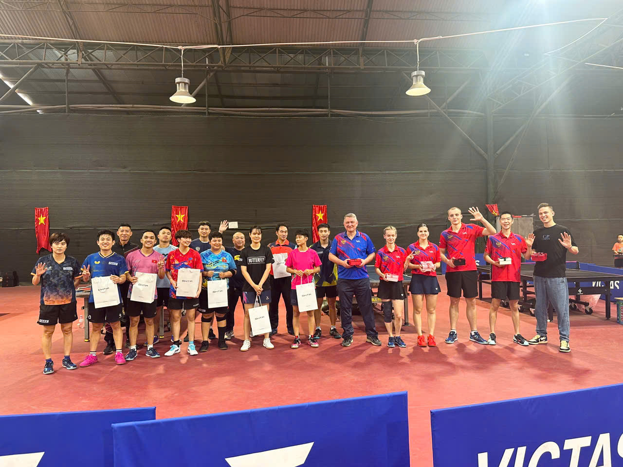 Tuyển bóng bàn Việt Nam đấu với Nga sát thềm SEA Games 33 - Tuổi Trẻ Online