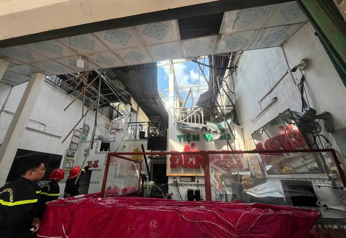 Gold shop in Can Tho catches fire, suspected to be caused by a computer ...