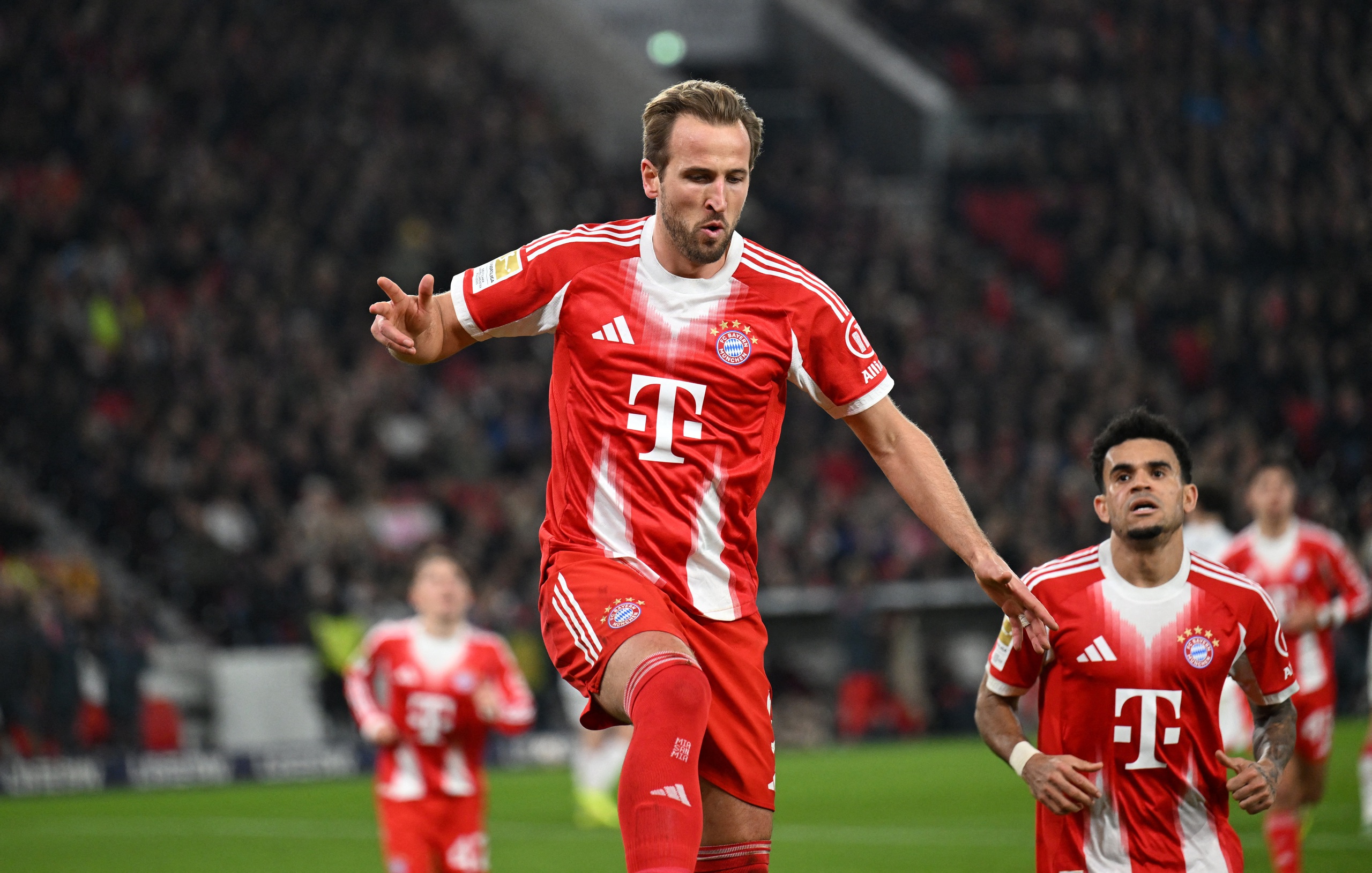 Harry Kane khiến cuộc đua danh hiệu vua phá lưới tại Bundesliga gần như ...
