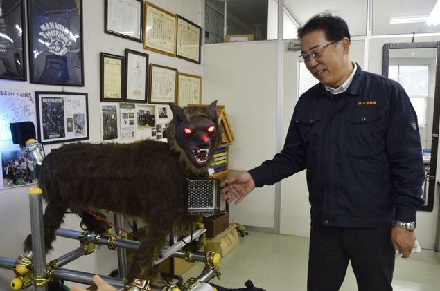 'Robot wolf' chasing bears becomes a hit in Japan