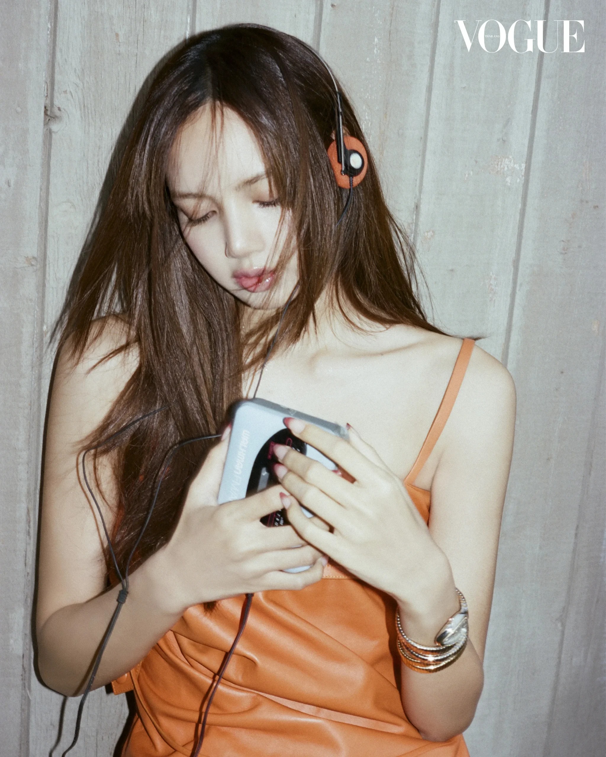 Lisa (BlackPink) kể nỗi khổ bị fan cuồng đeo bám - Tuổi Trẻ Online