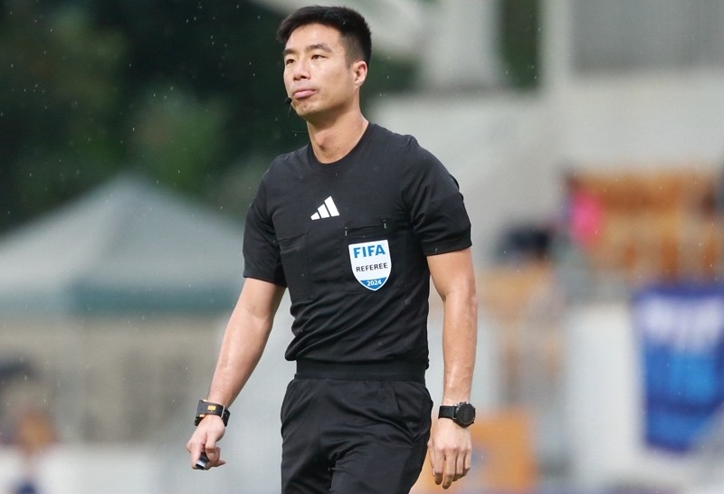 FIFA-Schiedsrichter Le Vu Linh nimmt am Spiel Vietnam – Kambodscha teil