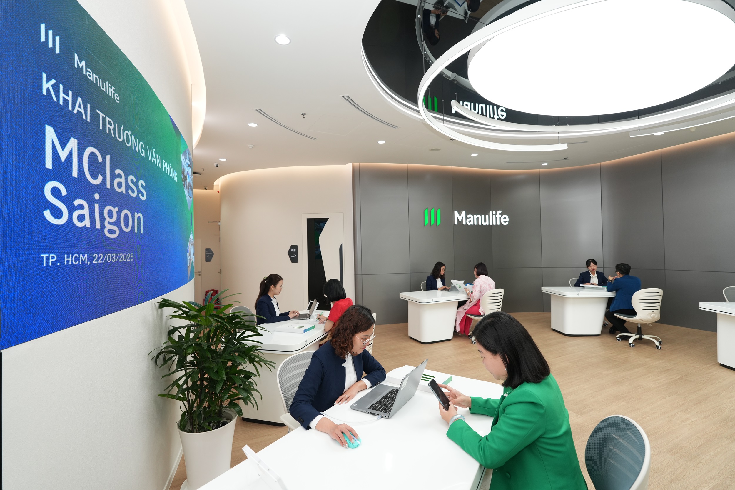 Manulife khai trương văn phòng mới tại vị trí đắc địa quận 1, TP.HCM - Tuổi Trẻ Online