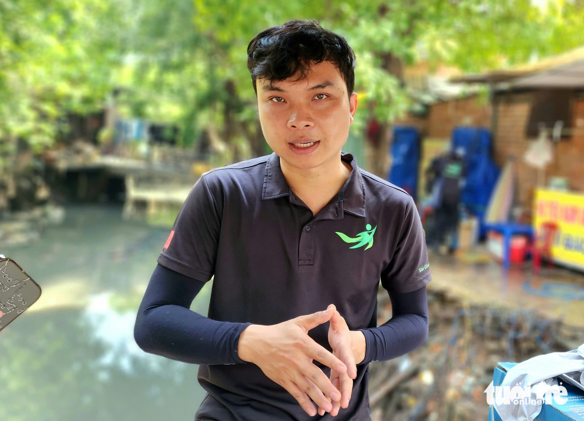 Sẽ có robot vớt rác, hết cảnh dầm mình 'giải cứu' kênh đầy rác - Tuổi ...