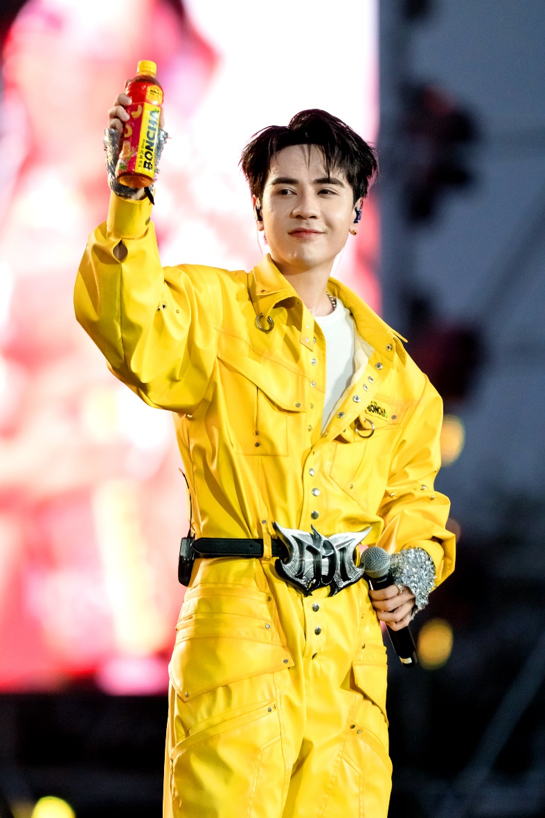 Boncha - Chiều fan hết mực tại concert Anh Trai Say Hi - Tuổi Trẻ Online