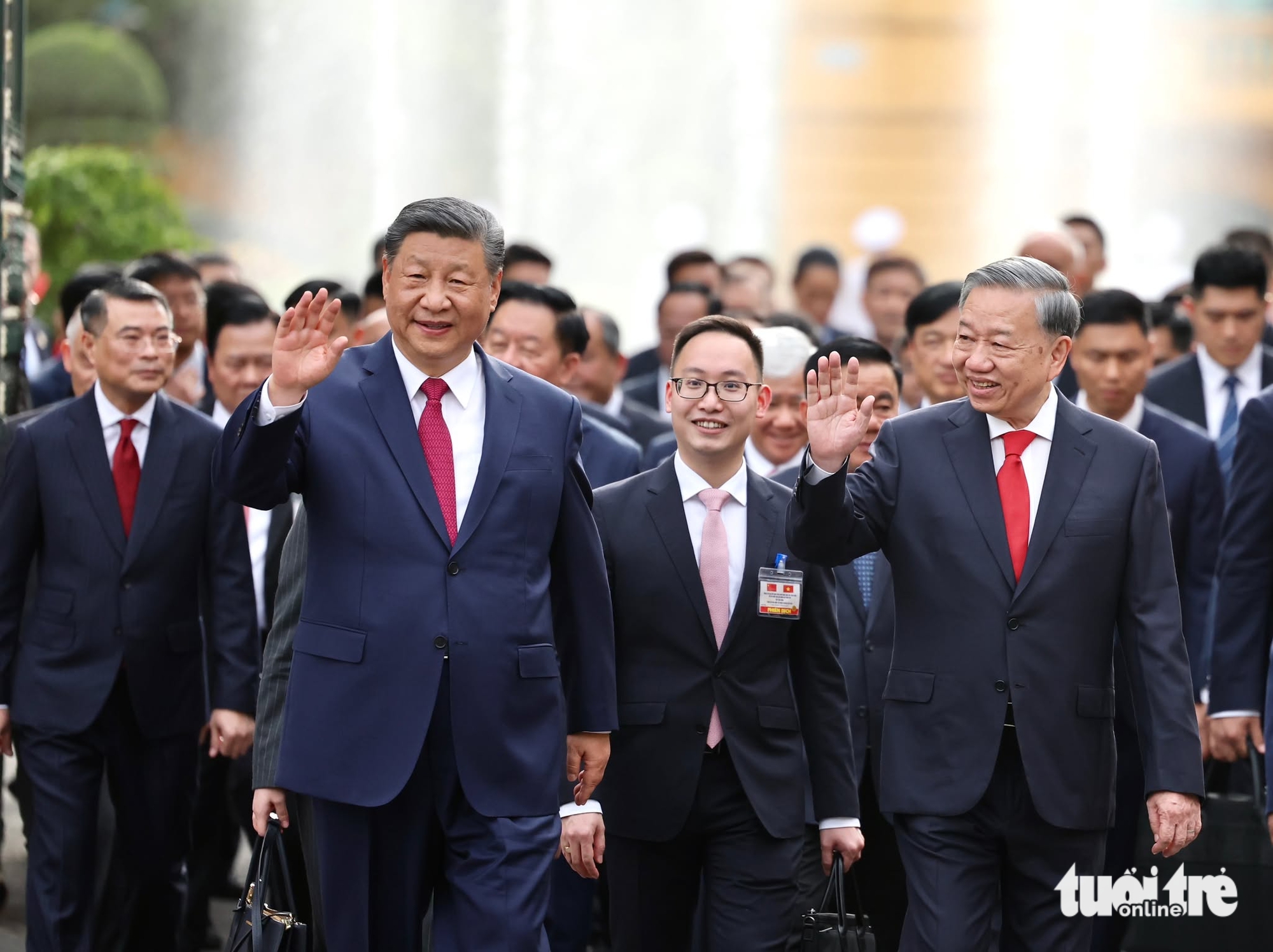 Vietnam's Party General Secretary To Lam welcomes China's Party General ...