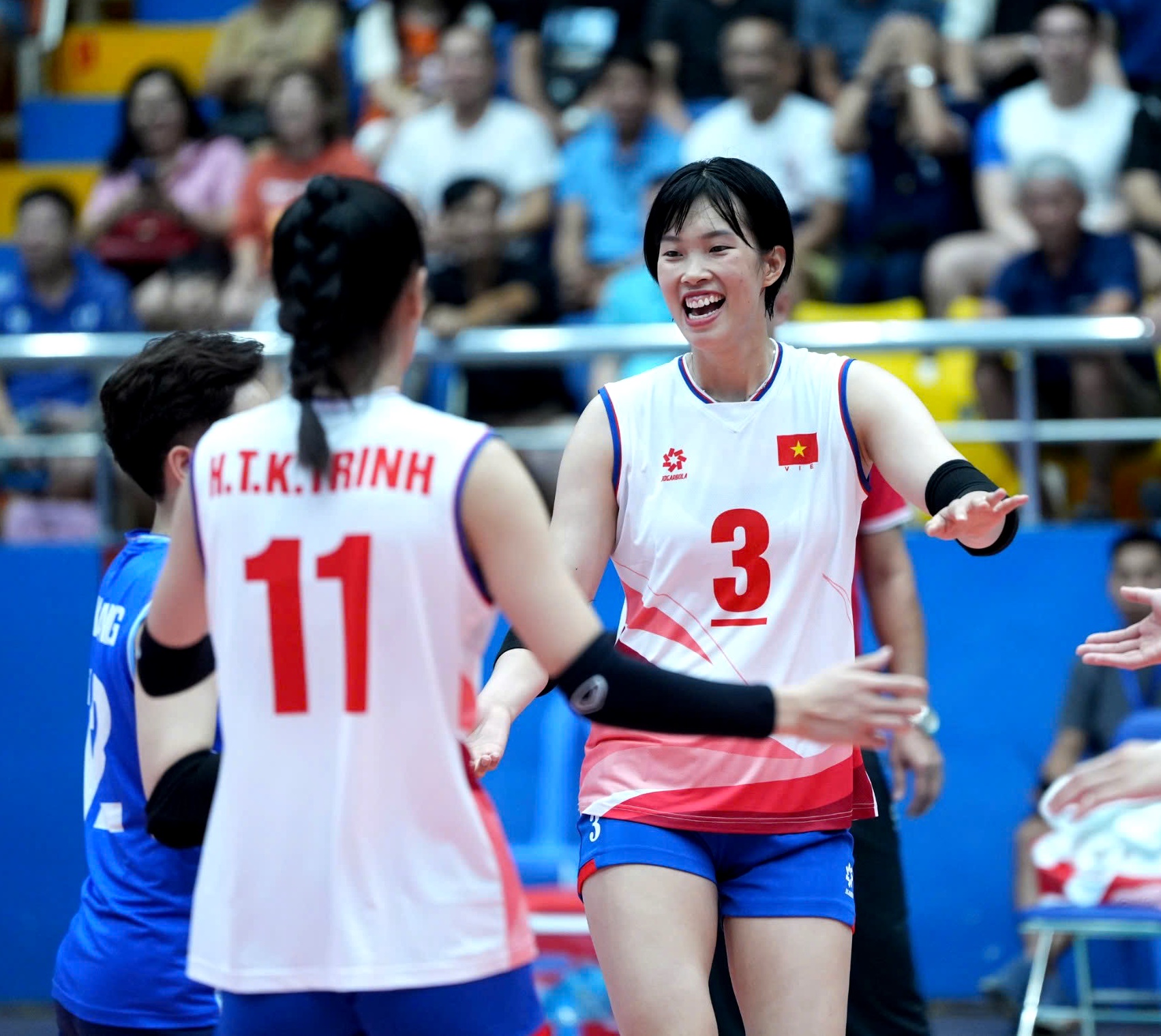 Vietnam women's volleyball team gathers 5 days late, missing nearly ...