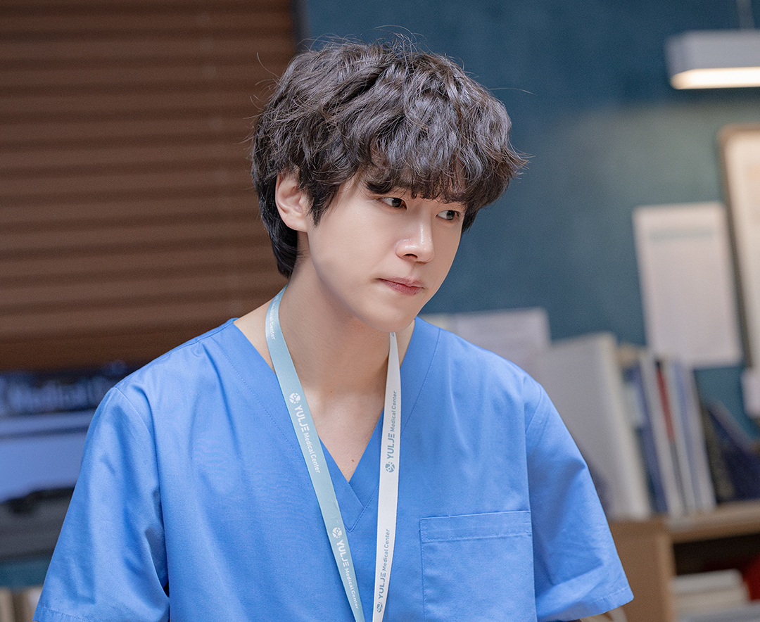 Resident playbook rating tăng vọt nhưng khó vượt Hospital playlist ...