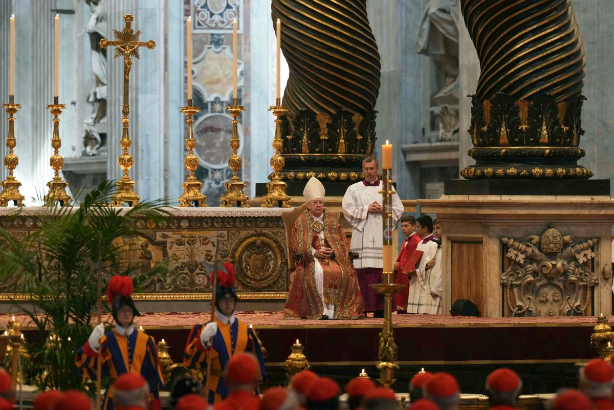 Linh cữu Giáo hoàng Francis đến Vương cung Thánh đường Thánh Peter ...