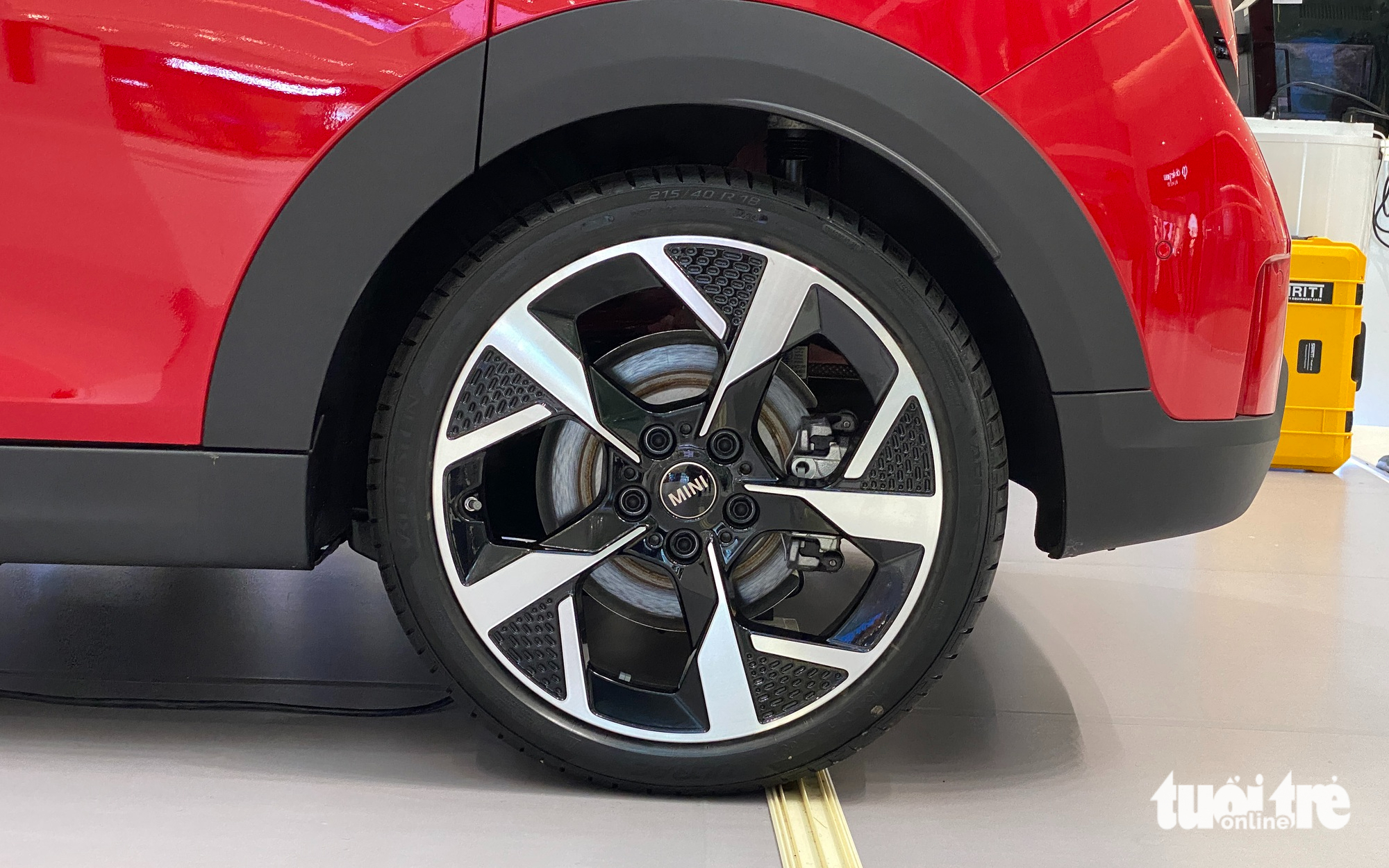 MINI Cooper 2025 ra mắt Việt Nam: Giá từ 2,099 tỉ đồng, màn tròn đầu ...