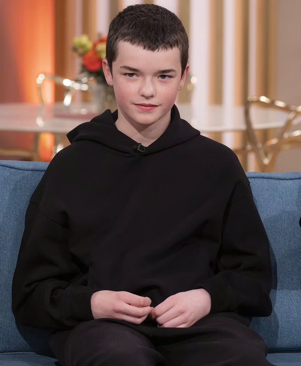 Sao nhí 15 tuổi bùng nổ với Adolescence, liệu sẽ là diễn viên trẻ nhất thắng Emmy? - Tuổi Trẻ Online