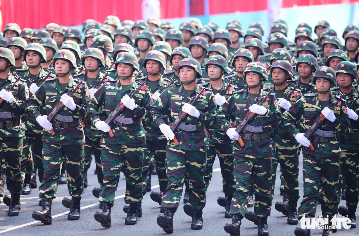 Foreign military units join Vietnam’s Reunification Day parade