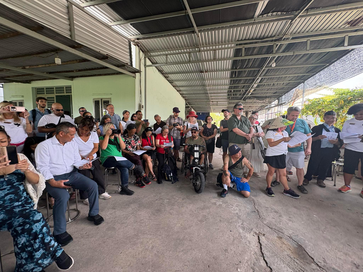 Over 100 Vietnamese adoptees return to homeland to commemorate 50th ...