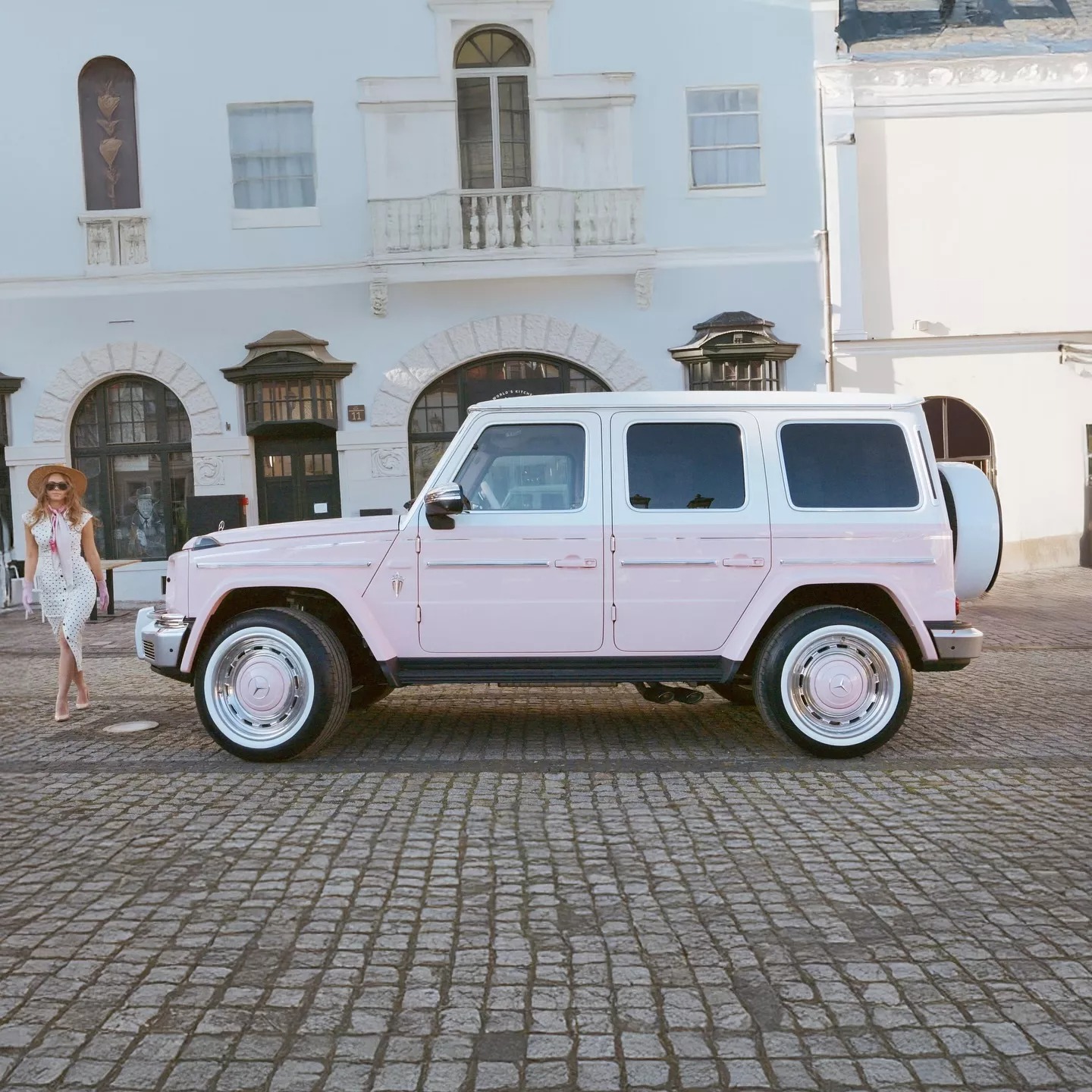 Mercedes-Benz G-Class màu hồng gây bão - Tuổi Trẻ Online