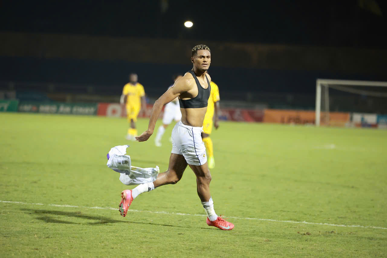 CLB Hà Nội thắng thót tim Sông Lam Nghệ An ở phút 100 - Tuổi Trẻ Online