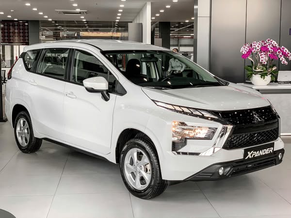 Mitsubishi sắp tung xe hot: 'Xforce 7 chỗ', Xpander thế hệ mới, Pajero ...