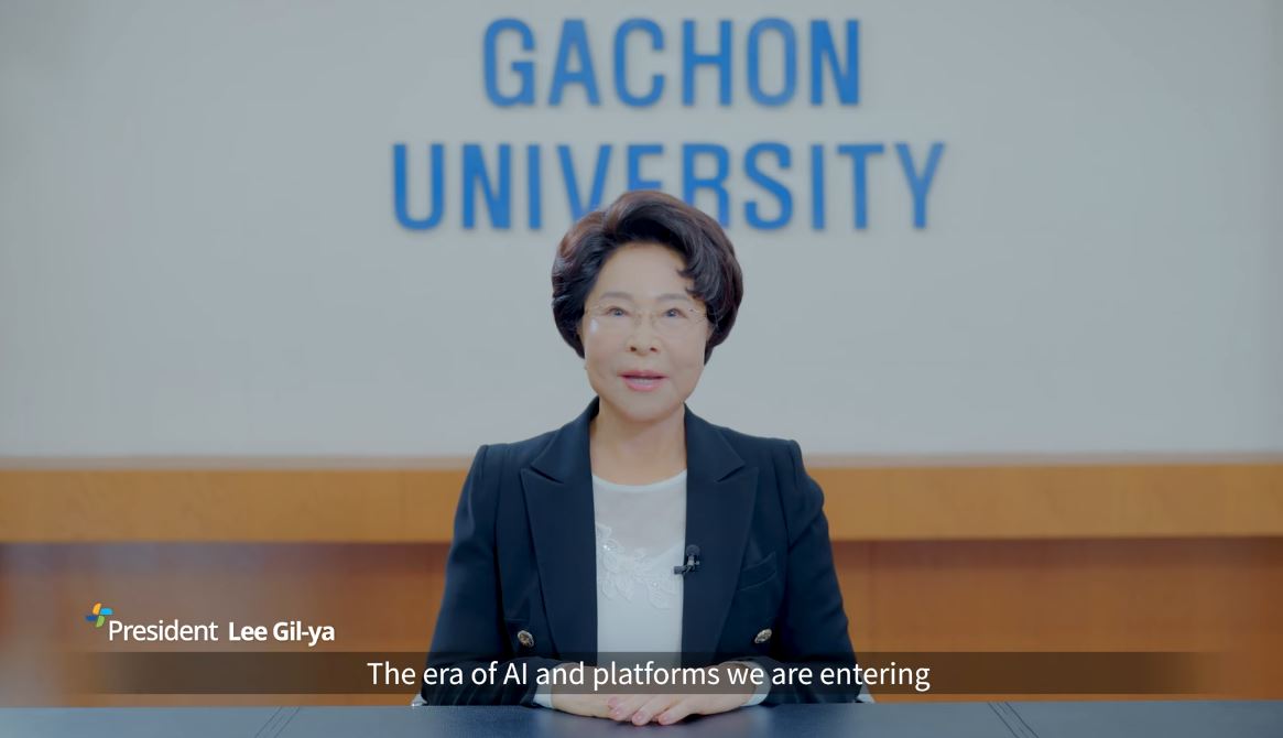 Nữ hiệu trưởng 93 tuổi gây sốt khi từng nhảy Gangnam Style - Tuổi Trẻ Online