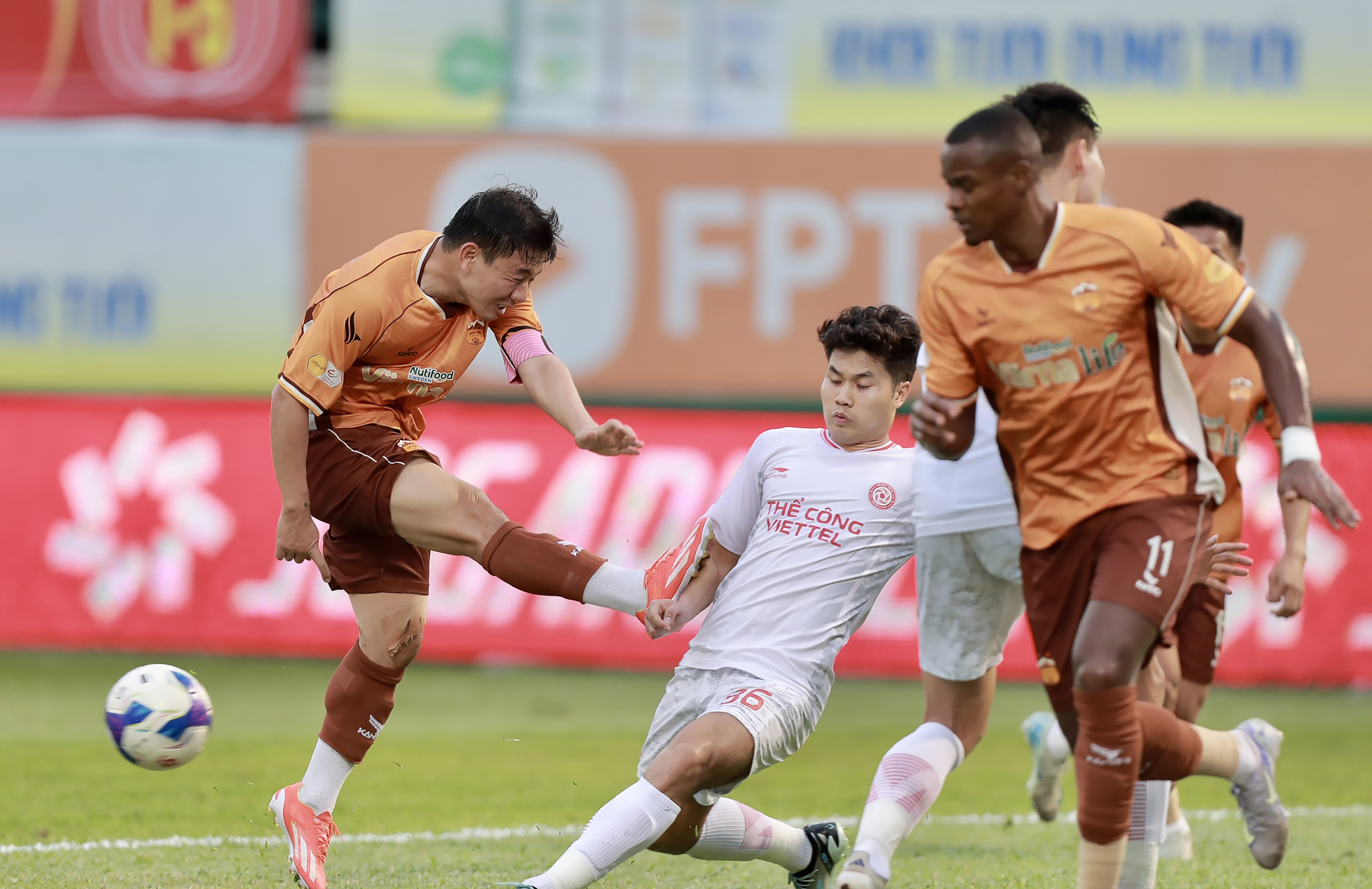 Minh Vuong is about to join a club competing for promotion to V-League