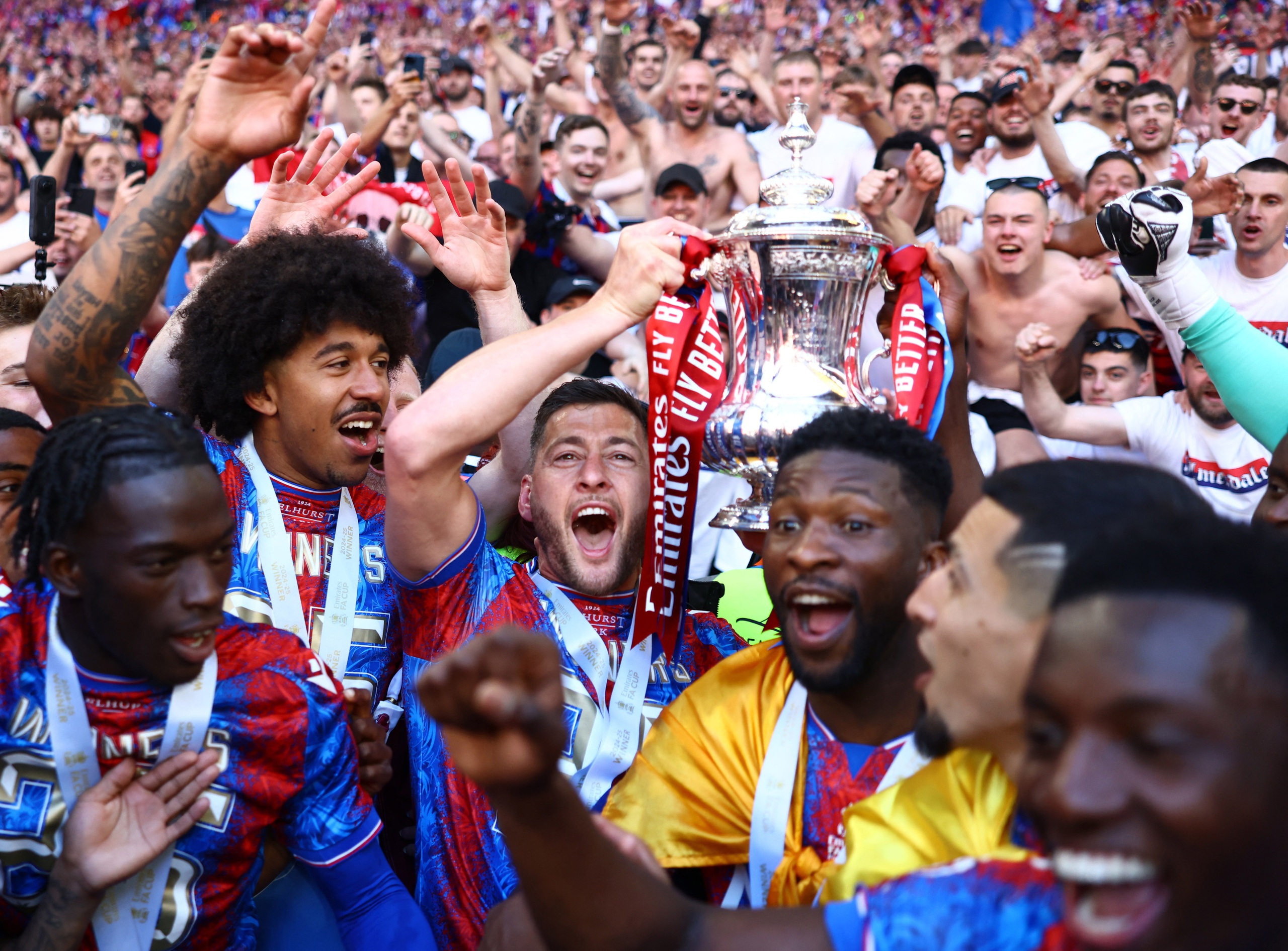 Thắng Man City, Crystal Palace vô địch FA Cup