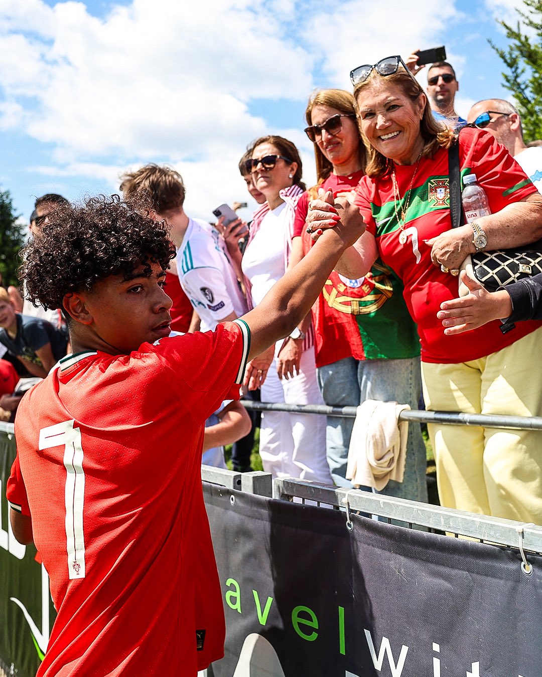 Le fils de Ronaldo a marqué un doublé pour aider le Portugal U15 à remporter le championnat, a ...