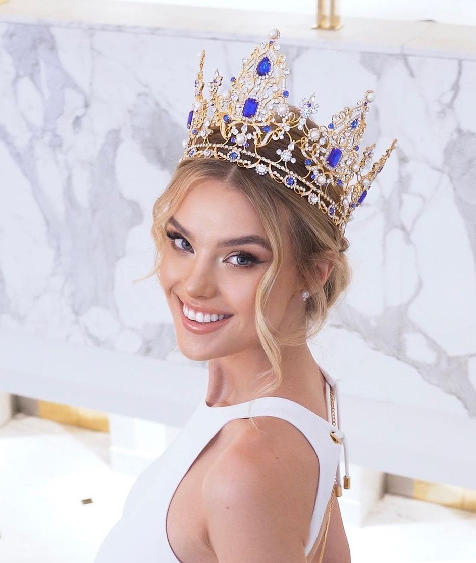 Hoa hậu Thanh Thủy ghi danh Top 10 Vẻ đẹp vượt thời gian 2024 - Tuổi ...