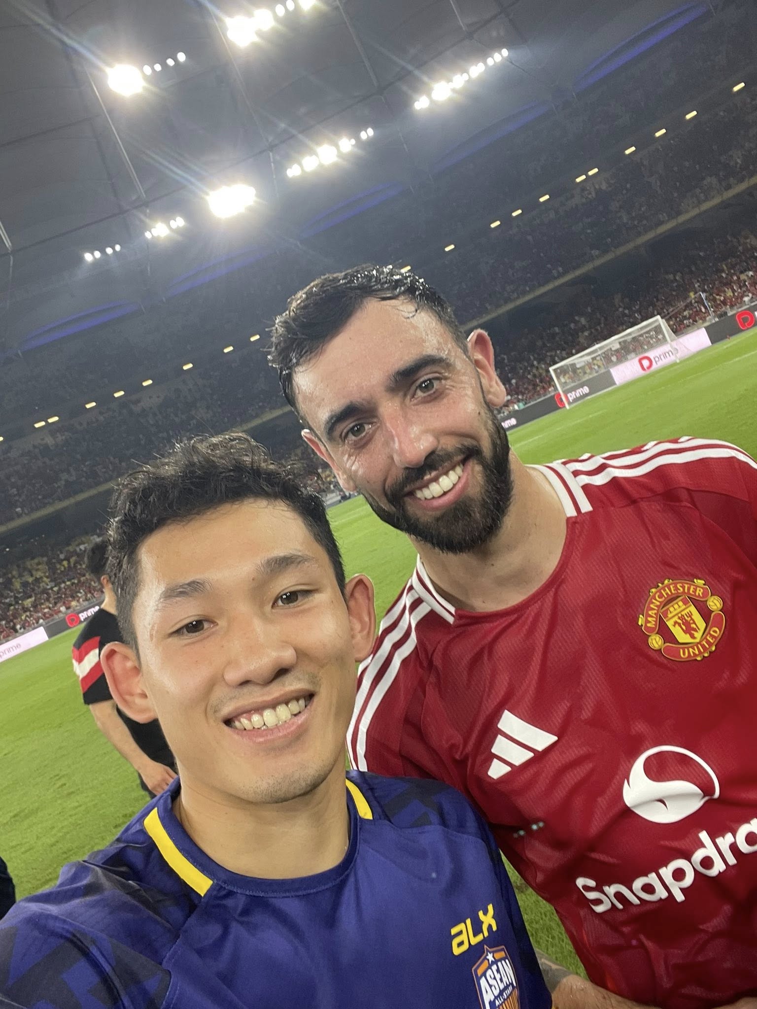 Hai Long: 'Standing on the same field as Man United is a great experience'