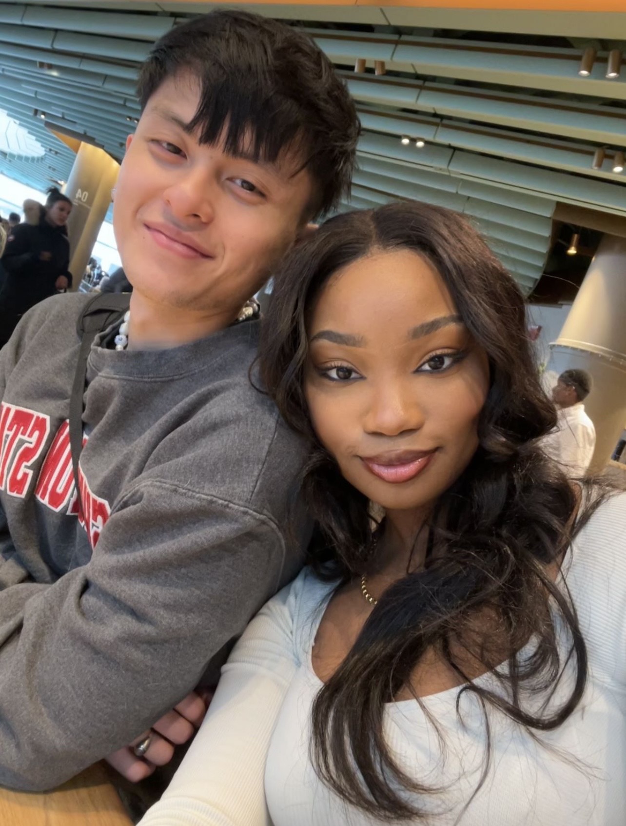 American TikToker amazes viewers with Vietnamese home cooking skills