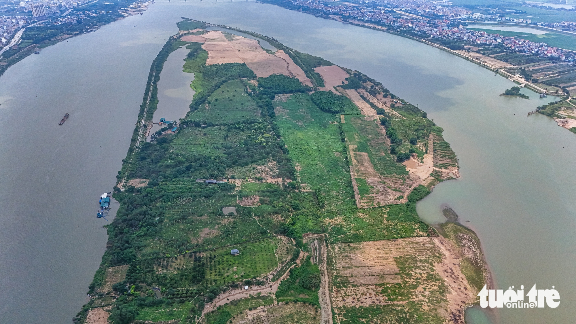 Illegal construction on Red River islet under investigation in Hanoi