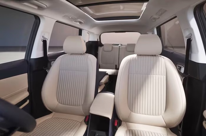 Kia Clavis ra mắt: Phiên bản nâng cấp hạng sang của Carens, bán song ...