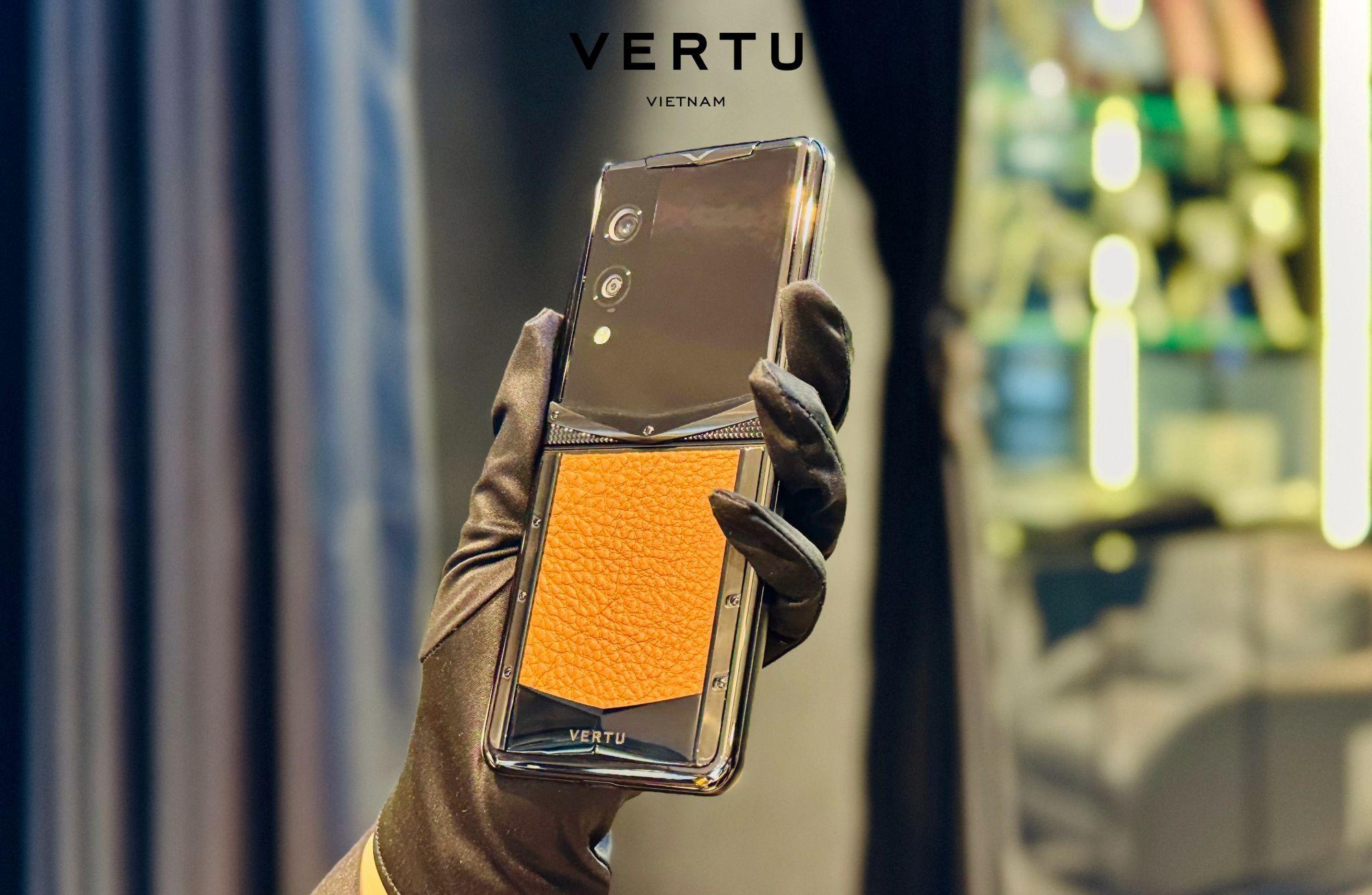 Vertu Việt Nam công bố giá điện thoại Quantum Flip - Tuổi Trẻ Online