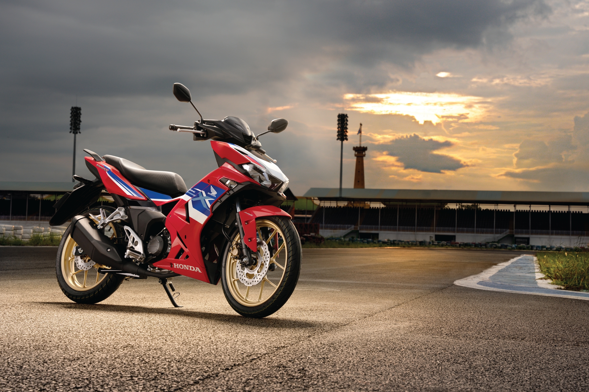 Honda Winner X giảm giá tới 16 triệu đồng, cạnh tranh quyết liệt Yamaha ...