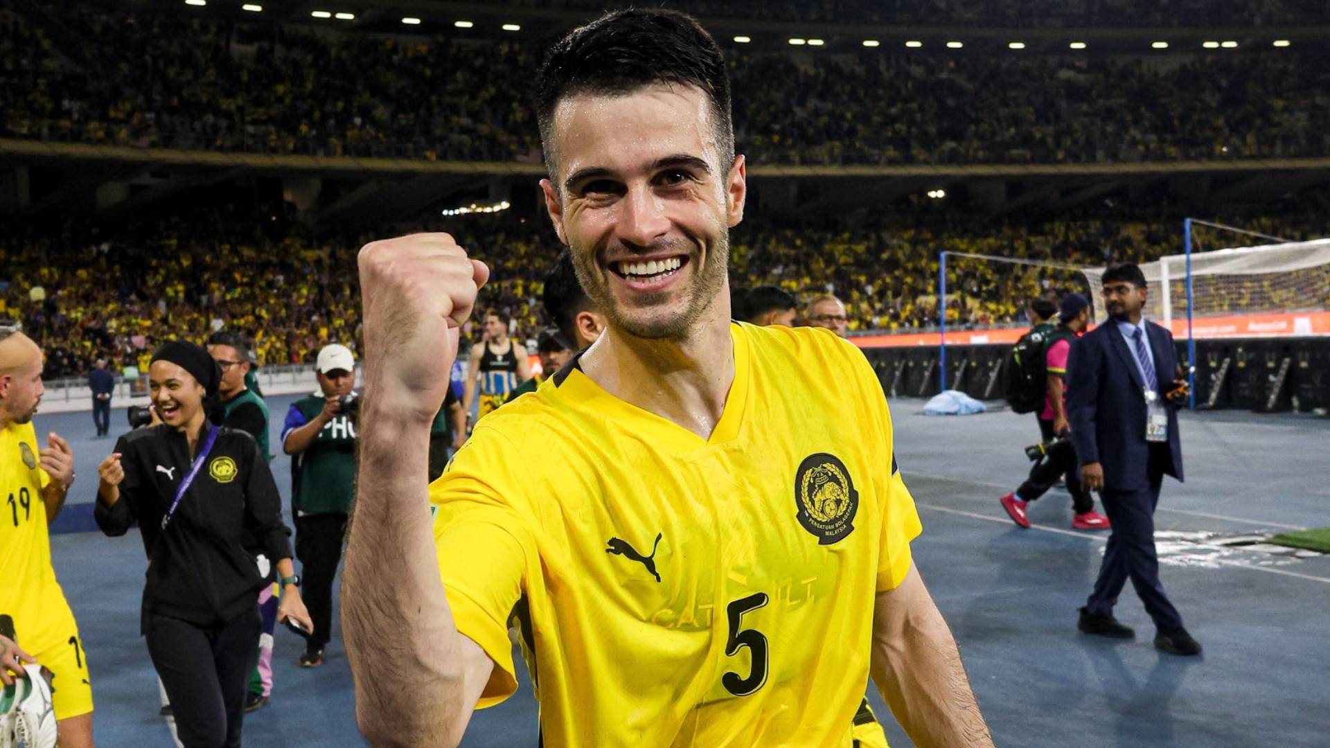 Sau Indonesia, đến phiên dàn sao nhập tịch Malaysia thất nghiệp - Tuổi ...