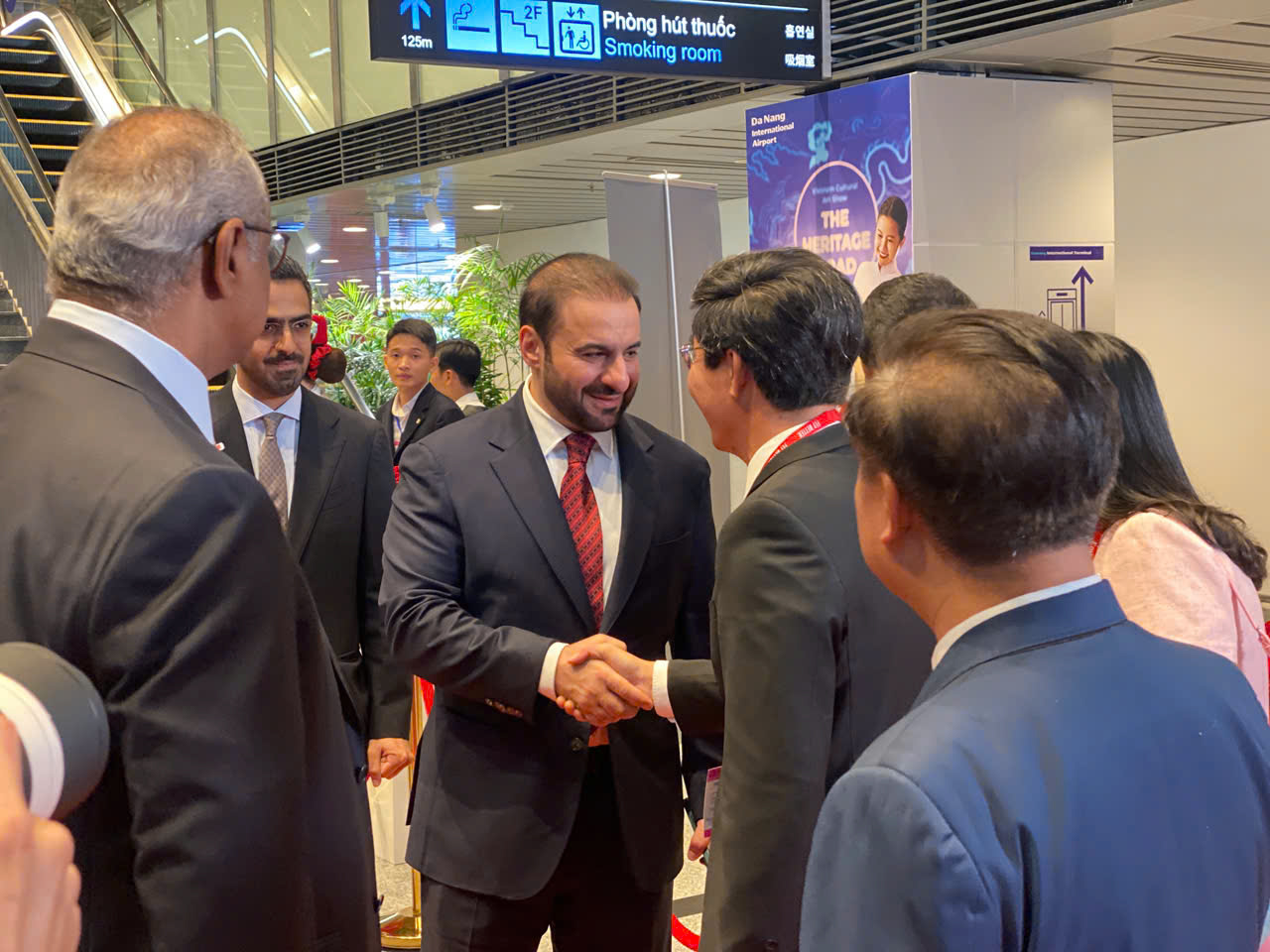 Emirates Leader: Apertura de vuelos desde Dubái, conectando el centro ...