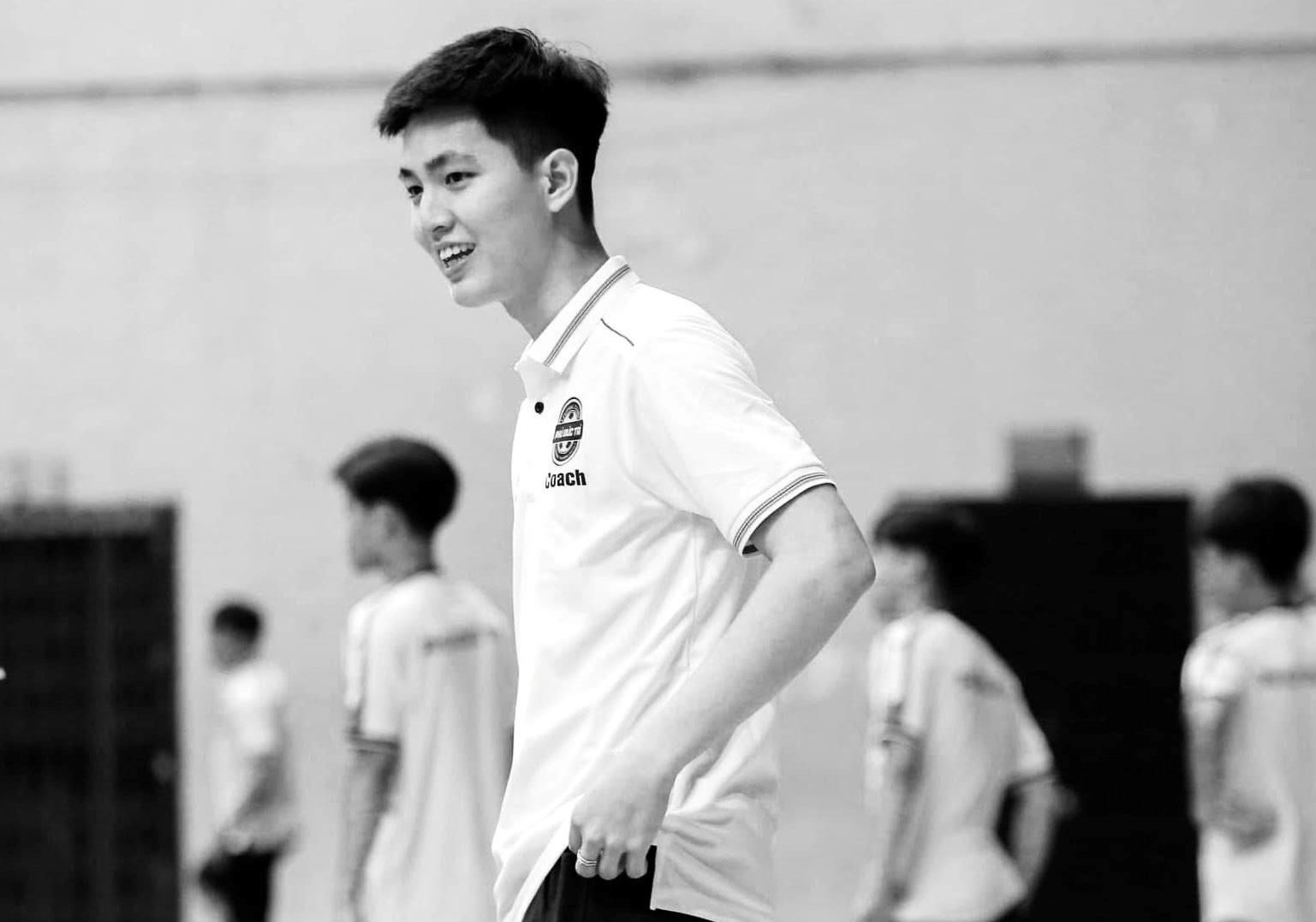 El ex jugador de fútbol sala Dang Thien falleció en el campo, a la edad de 25 años.