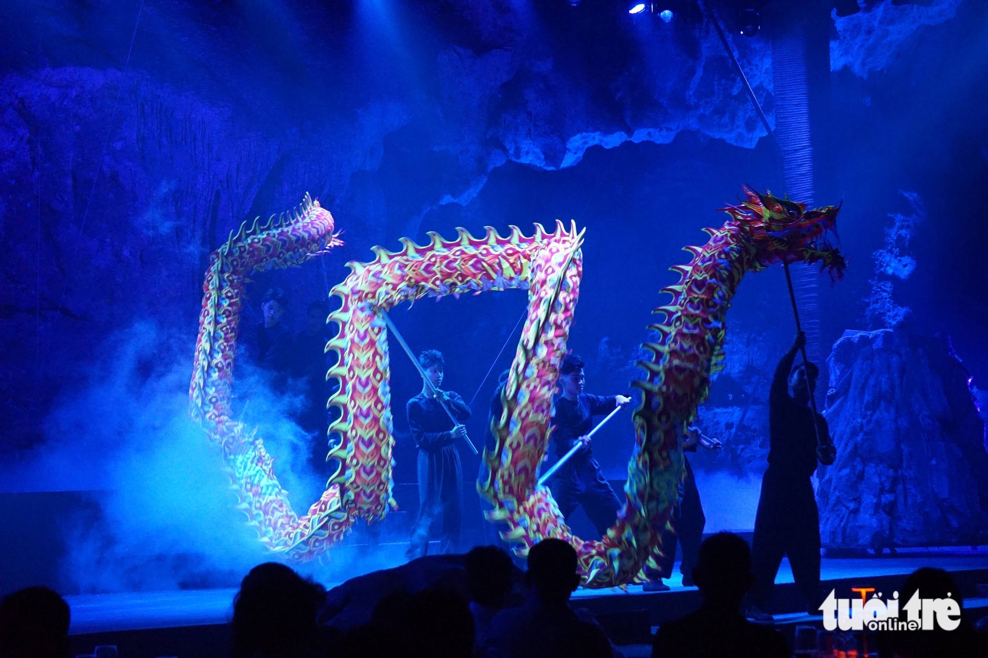 Strange to see art in Ngoc Rong cave