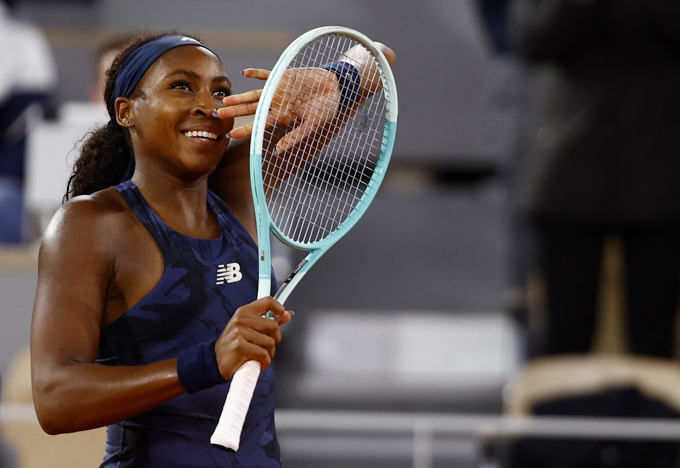 Coco Gauff dùng độc chiêu ‘tự lừa mình’ để thắng Lois Boisson ở Roland ...