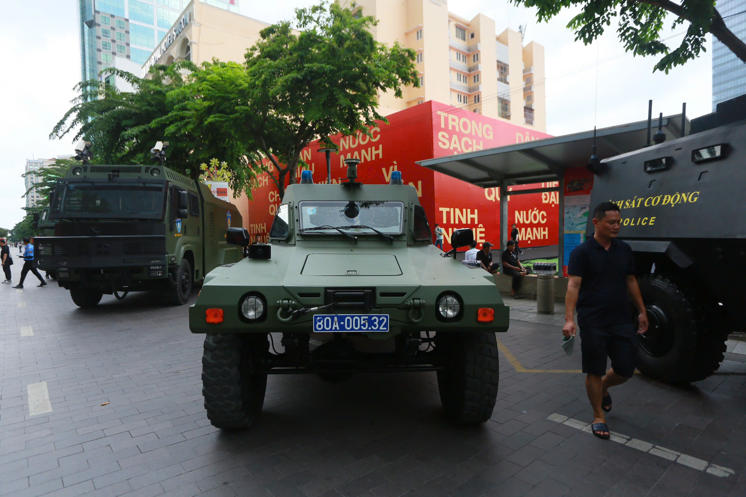 Vietnam police unveil modern combat vehicles, weapons at downtown Ho ...