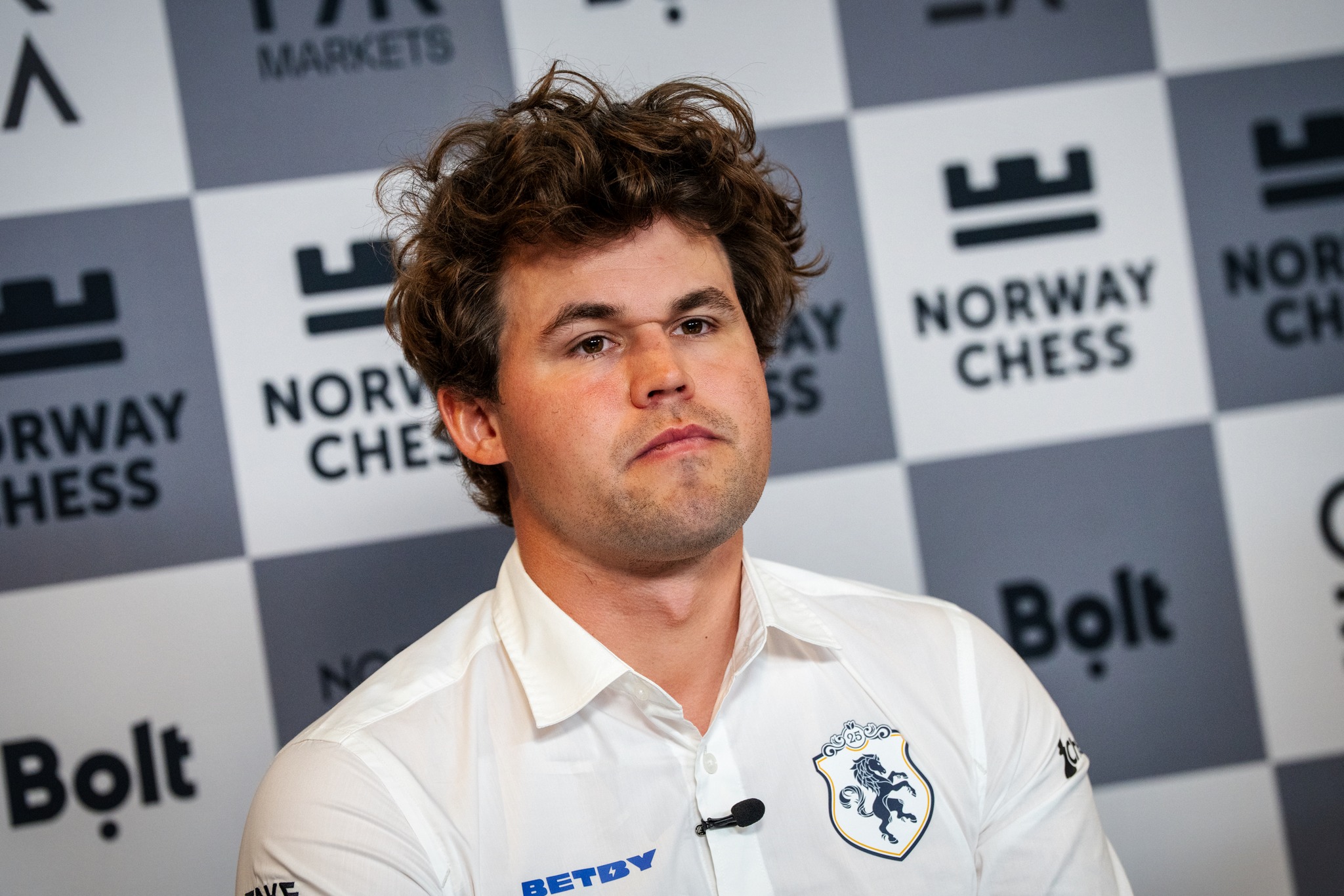 Magnus Carlsen wins dramatic Norwegian Super Cup
