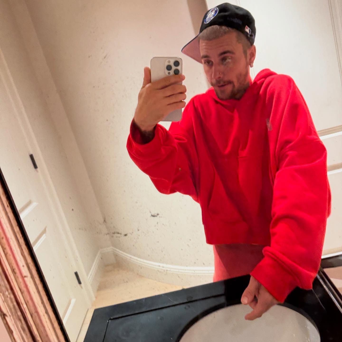 Justin Bieber phát tín hiệu 'cần giúp đỡ' lúc nửa đêm - Tuổi Trẻ Online