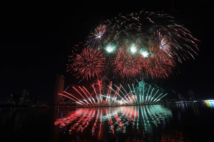 China’s Jiangxi Yangfeng crowned champion at Da Nang fireworks festival
