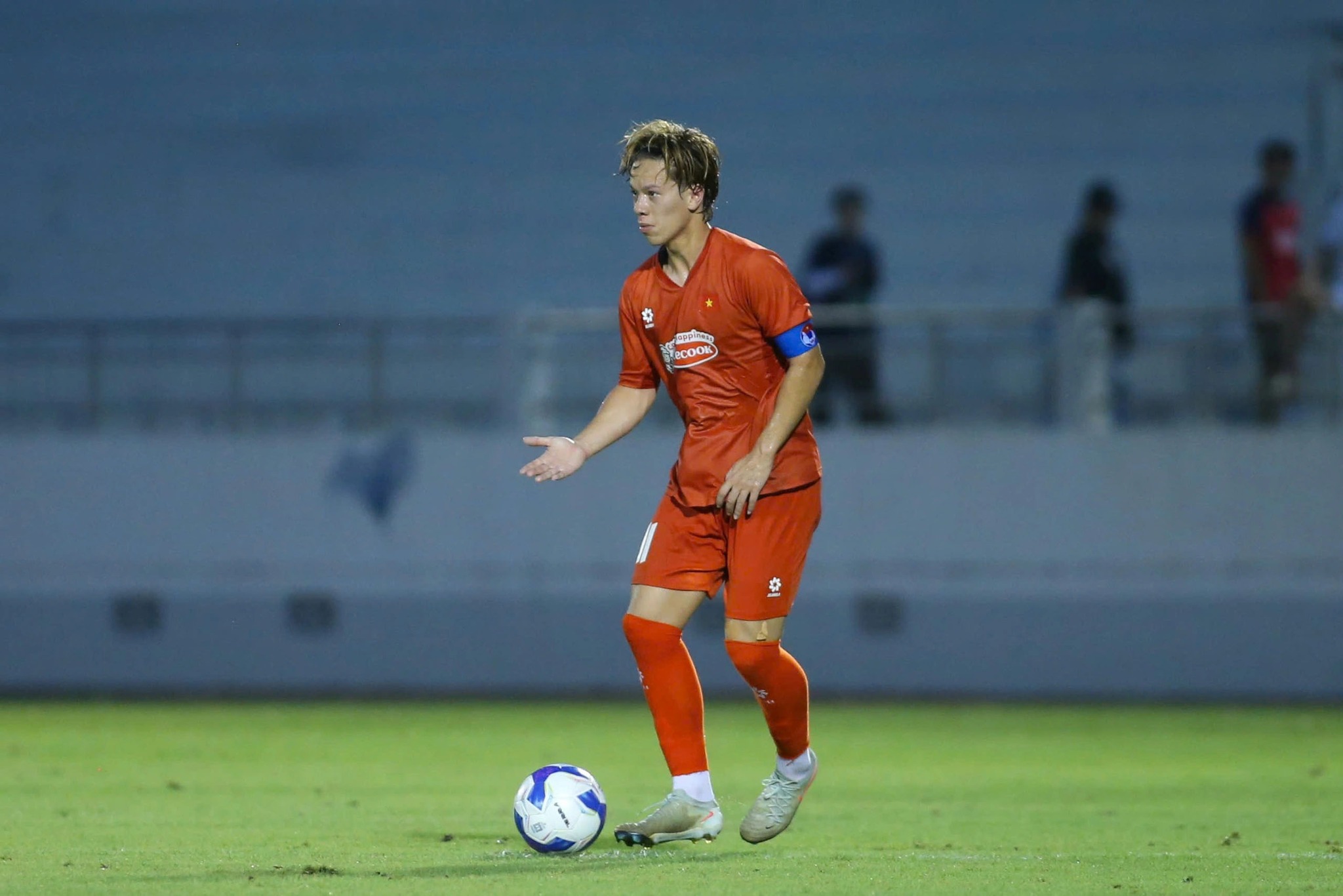 Trainer Kim Sang Sik feiert ersten Sieg mit U22 Vietnam