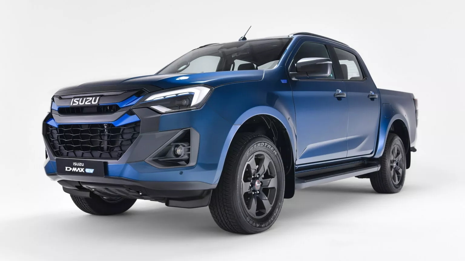 Isuzu D-Max bản điện chỉ đi được 260km/sạc - Tuổi Trẻ Online