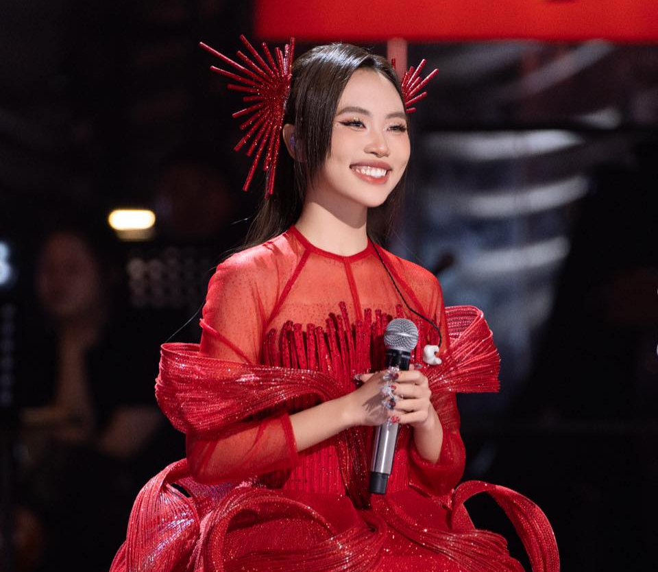 Al ser acusado de elegir la canción equivocada y terminar entre los 3 mejores de Sing! Asia ...