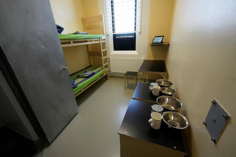 Estonia shows off prison cells awaiting Swedish inmates