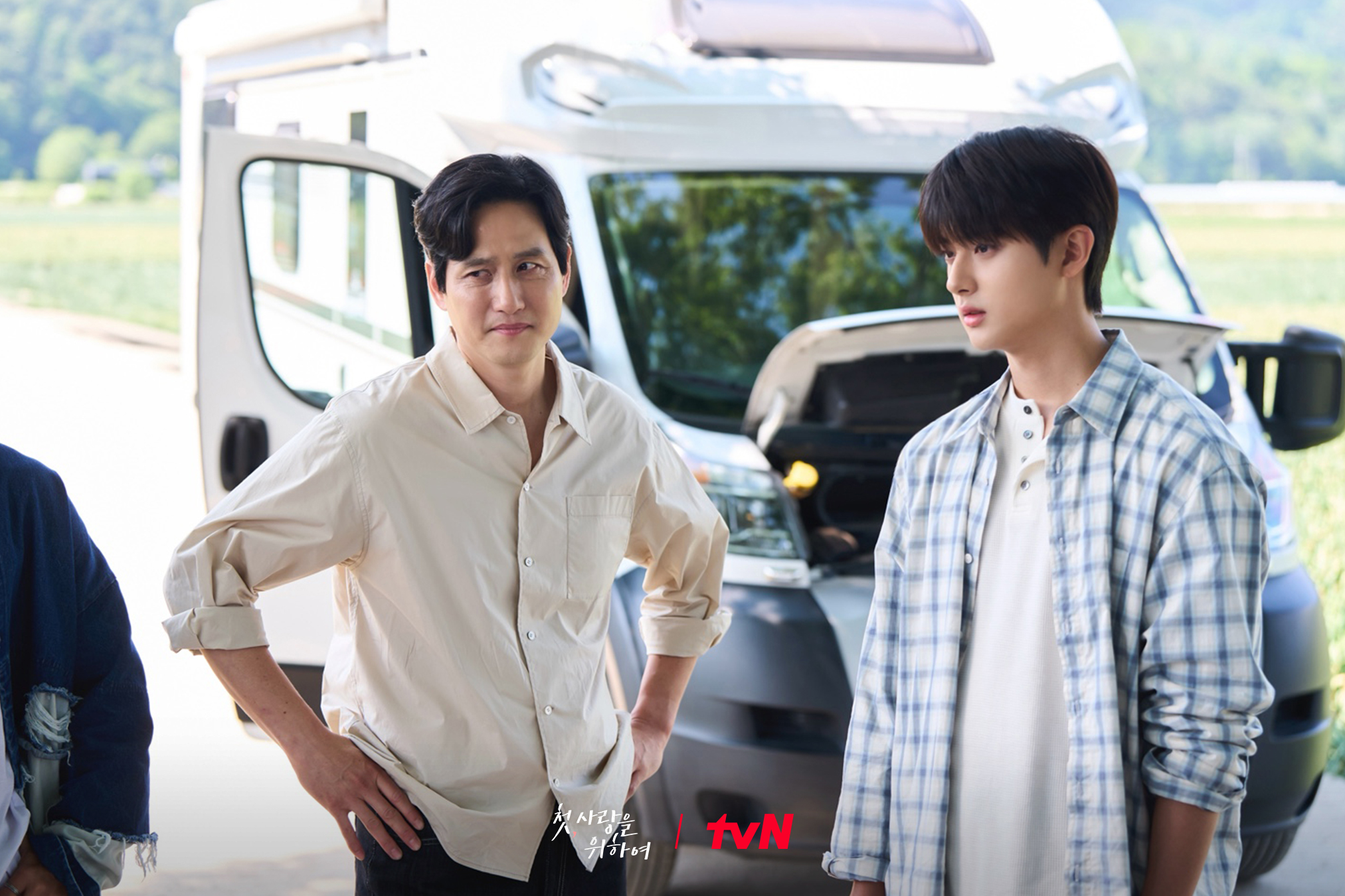 Giữa mùa phim kịch tính, Love, take two ghi điểm bởi sự khác biệt