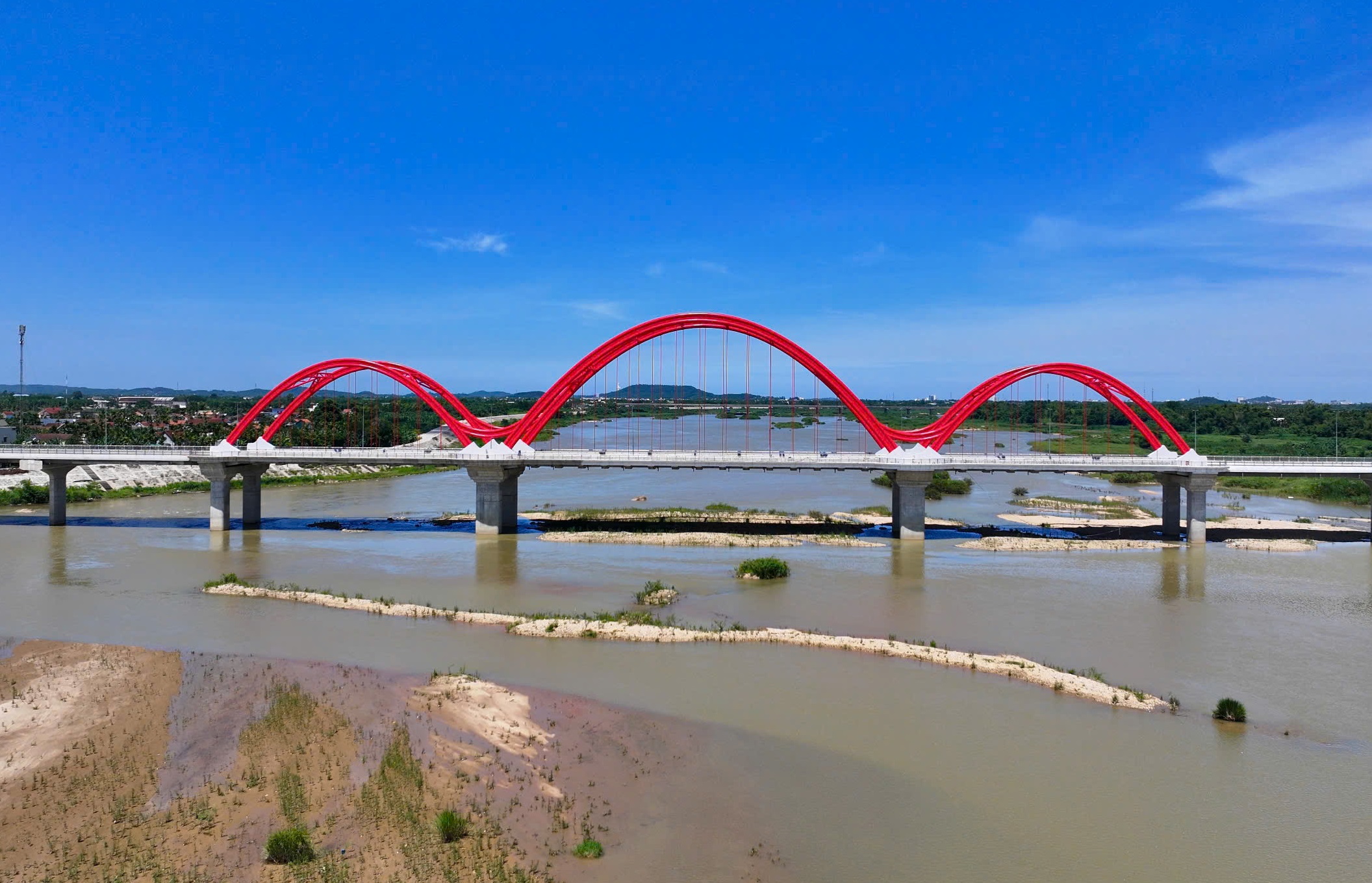 Sau bao tranh luận, cầu vòm sắt bắc qua sông Trà Khúc 'chốt' tên Phước ...
